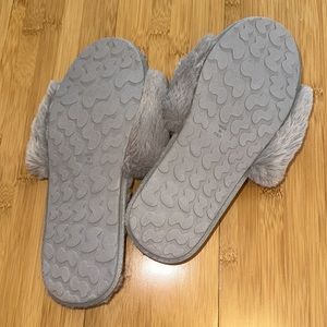 SKIMS | Shoes | Skims Fuzzy Fauxfur Slide Slippers In Gray New | Poshmark